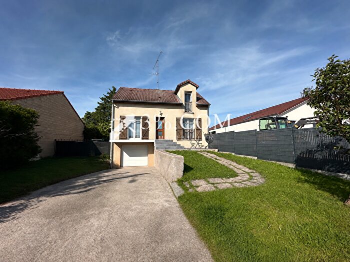 Maison 5 pièces à vendre à Moyen