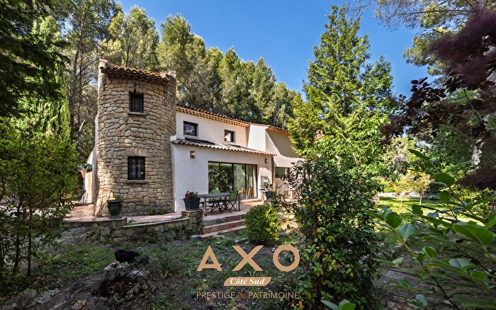 Maison 9 pièces à Éguilles, à vendre