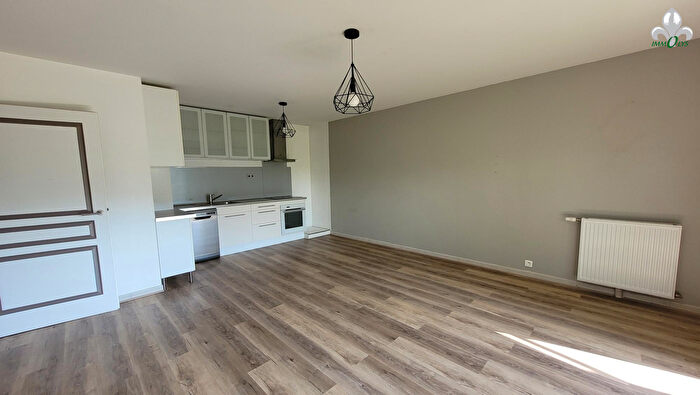 Chevigny-Saint-Sauveur : Appartement 3 pièces à louer