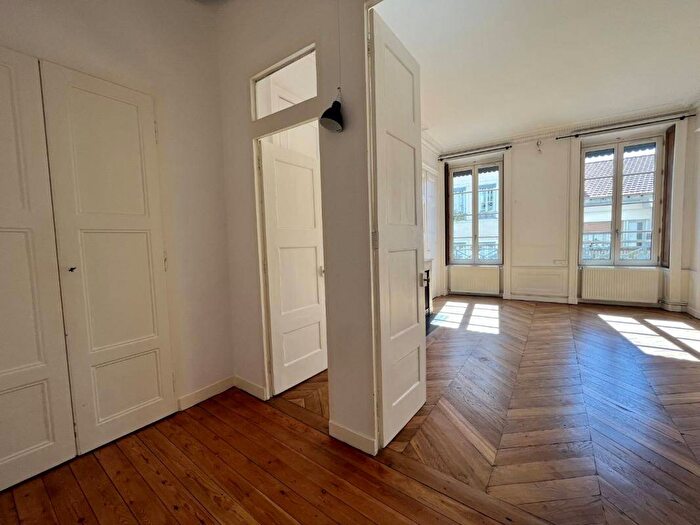 Appartement à louer - Ainay, Lyon ème arrondissement - 3 pièces - 2 chambres