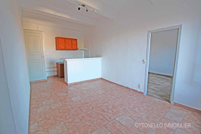 Appartement à vendre - Roquebrune-sur-Argens, Village - 2 pièces - 1 chambre
