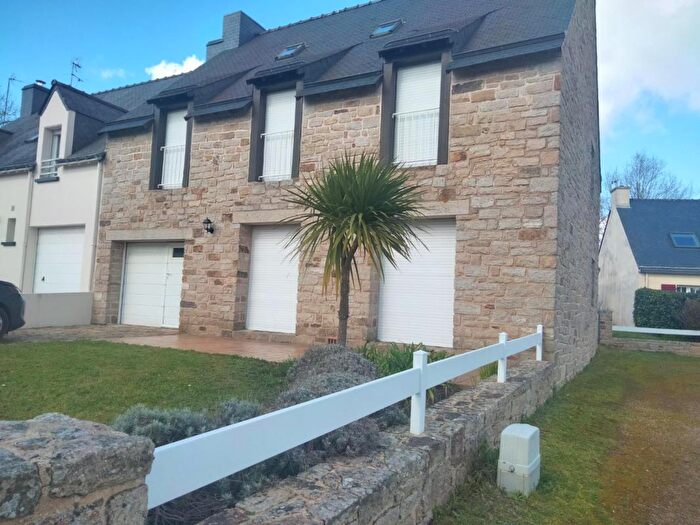 Maison à louer - Vannes, Gare - 6 pièces - 4 chambres