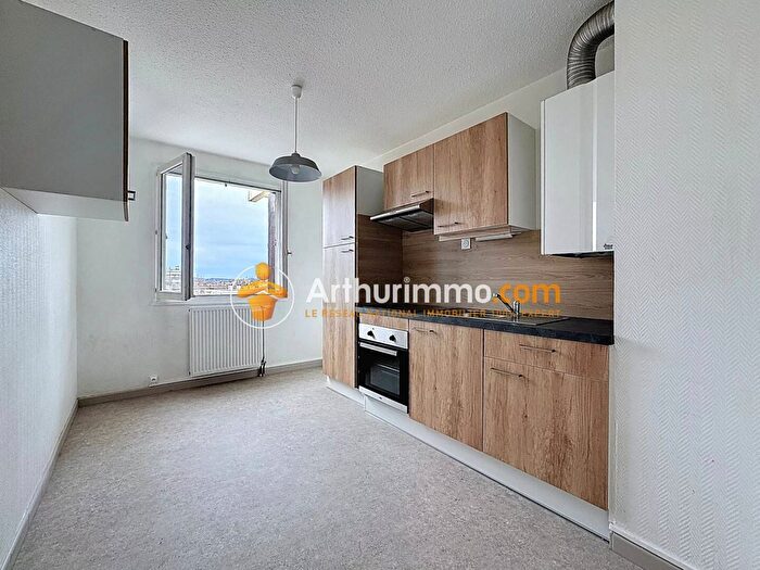 Appartement à louer - Centre Ville Est, Bourgoin-Jallieu - 2 pièces