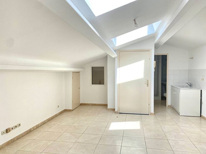 Appartement à louer - Boulevars-Gare-Saint Leger-Chabrand, Draguignan - 2 pièces - 1 chambre