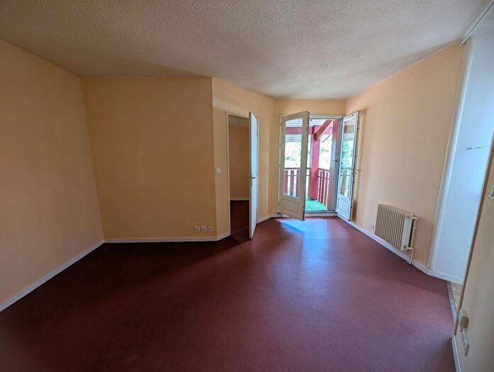 Centre Ville, Mont-de-Marsan : Appartement 2 pièces à louer