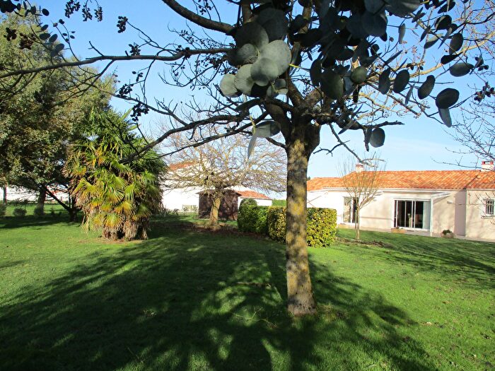 Saint-Vincent-sur-Jard : Maison 4 pièces à vendre