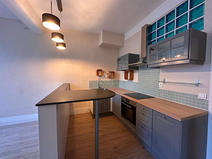 Appartement à louer - Les Parterres, Saint Germain en Laye - 1 pièce