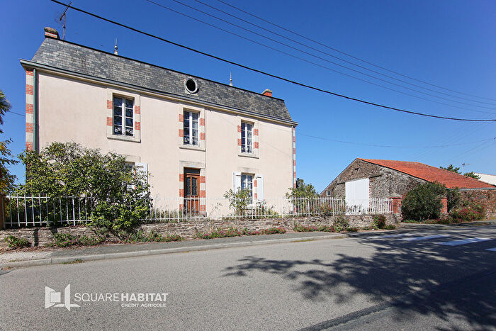 Saint-Florent-des-Bois : Maison 8 pièces à vendre