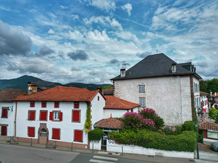 Maison 11 pièces à vendre à Saint-Jean-Pied-de-Port
