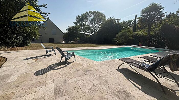 Maison à vendre - Mandres-les-Roses - 8 pièces - 7 chambres