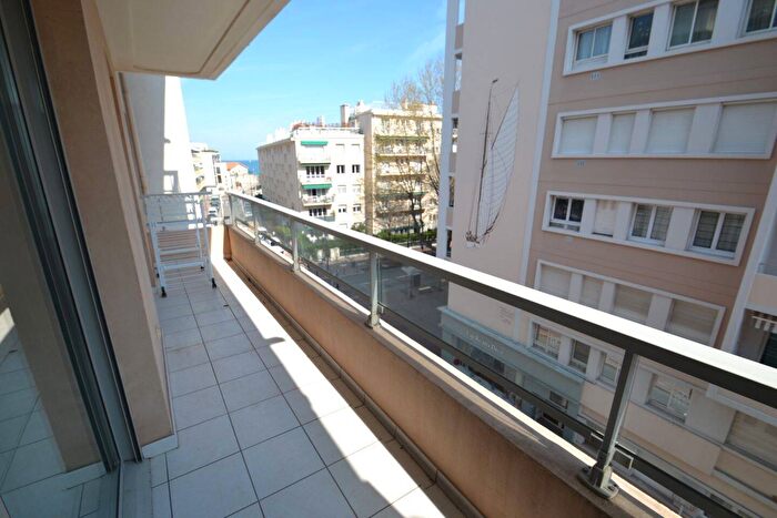 Appartement à louer - Antibes - 2 pièces - 1 chambre