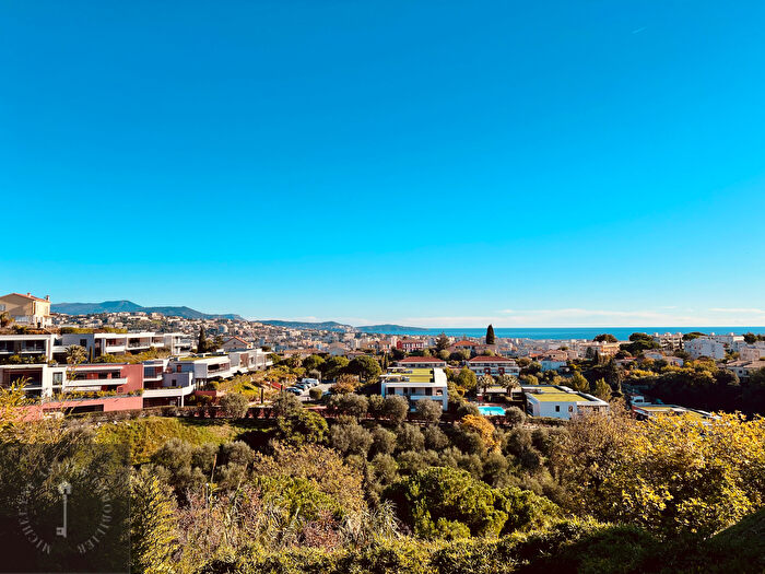 Appartement à vendre - Saint-Laurent-du-Var, Jacquons, Plateaux Fleuris - 4 pièces - 3 chambres