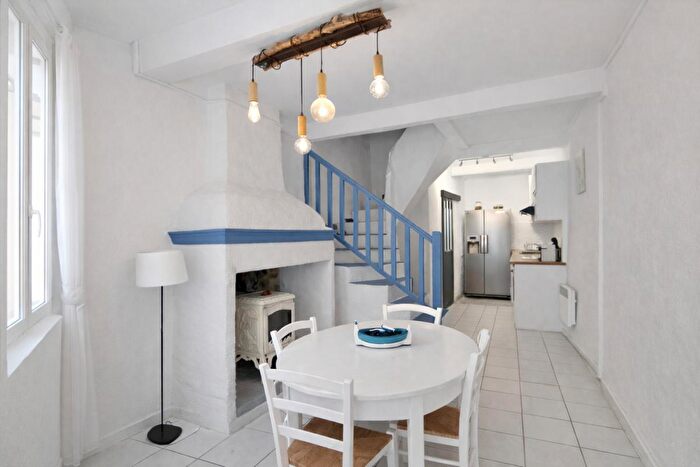 Gruissan, Centre-ville, Village, Port : Maison 4 pièces à vendre