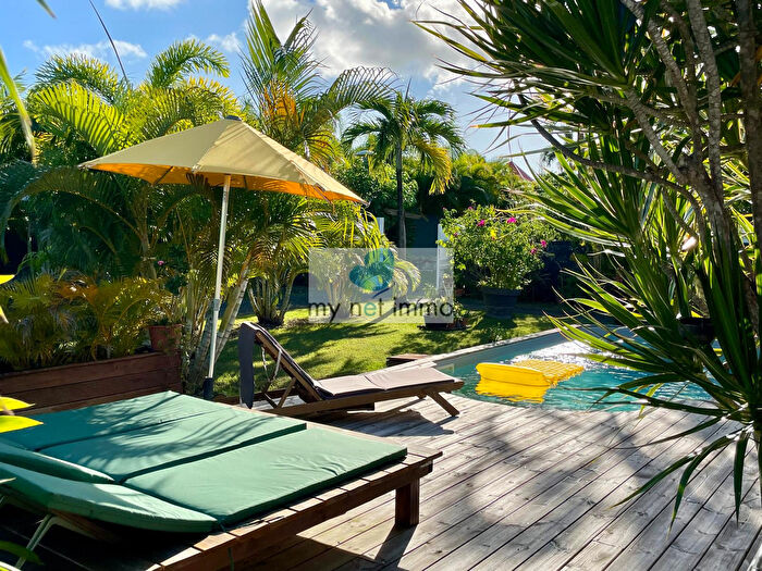 Maison 4 pièces à Saint-François, à vendre