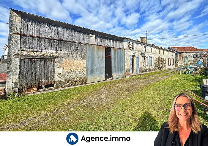 Maison à vendre - Saint-Palais - 7 pièces - 5 chambres