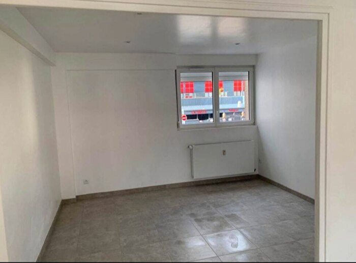 Petit Pays Delaroche, Calais : Appartement 3 pièces à louer