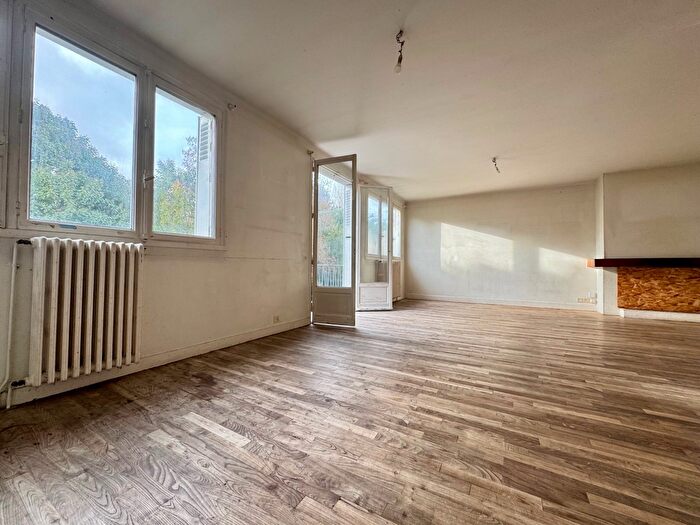 Maison à vendre - Quartiers Nord-Est, Jeanne dArc - 10 pièces - 7 chambres