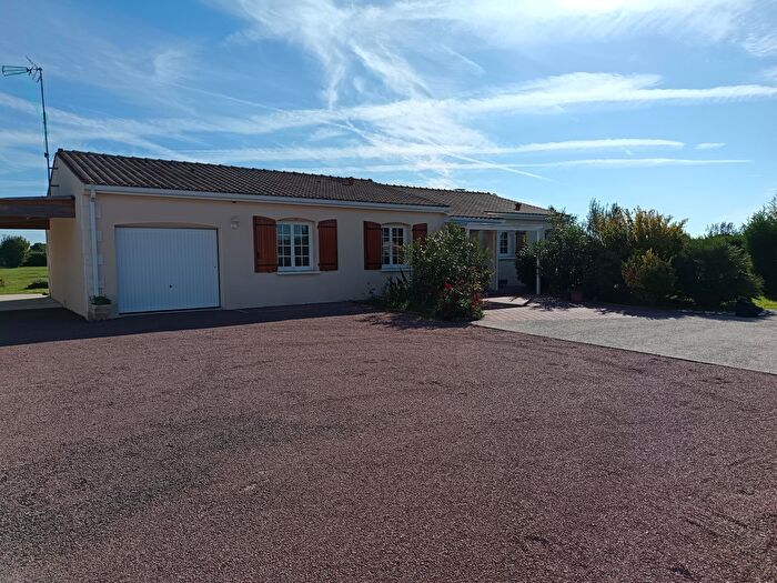 Maison à vendre - Châteaubernard - 4 pièces - 3 chambres