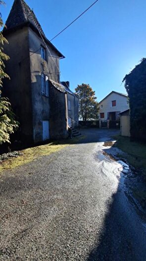 Maison à vendre - La Salvetat-Peyralès - 6 pièces - 5 chambres