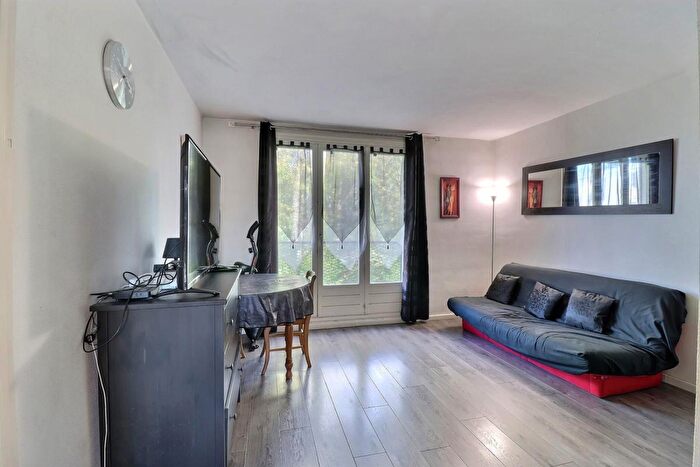 Appartement à vendre - Trappes, La Boissière - 2 pièces - 1 chambre