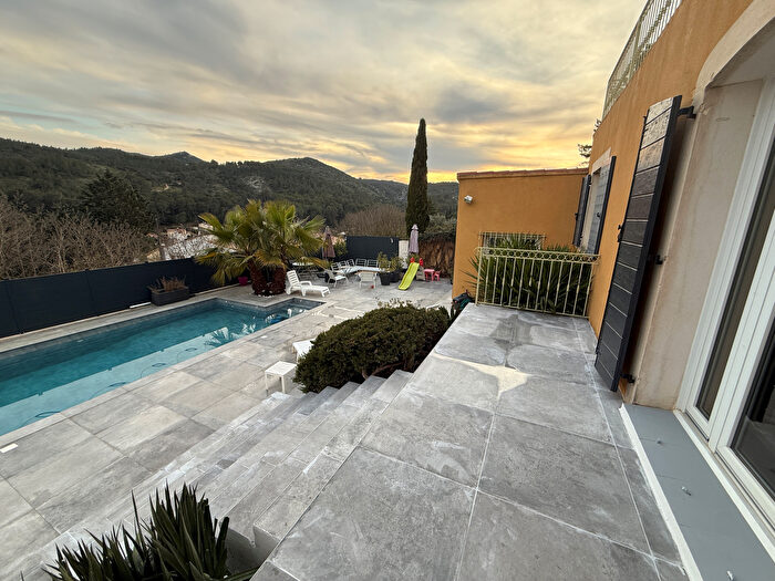 Maison à vendre - Peypin - 8 pièces - 5 chambres