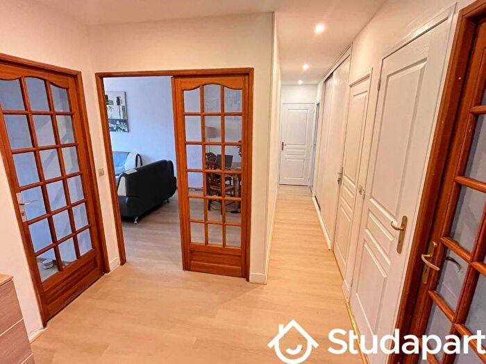 Centre-Max Barel-Centre Nord, Vénissieux - Appartement 1 pièce à louer