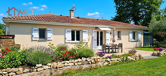 Maison à vendre - Chabrac - 5 pièces - 3 chambres