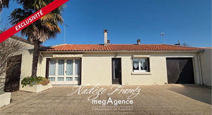 Maison à vendre - Matha - 4 pièces - 2 chambres