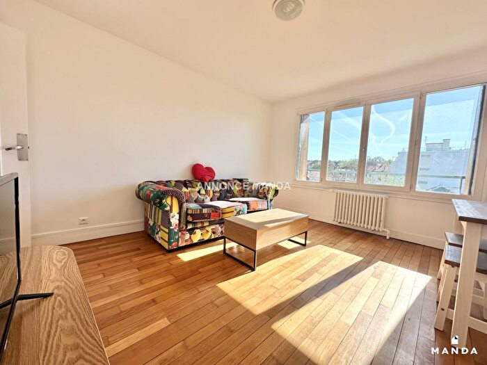 Saint-Maur-des-Fossés, La Varenne : Appartement 3 pièces à louer