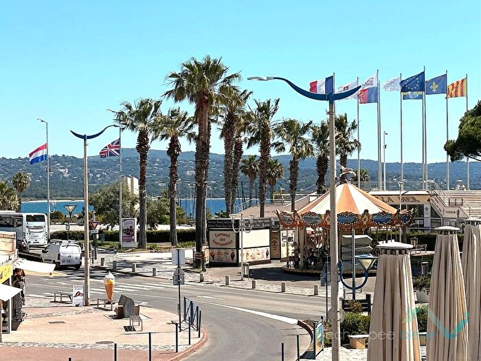 Appartement 2 pièces à vendre à Cavalaire-sur-Mer, Centre-ville