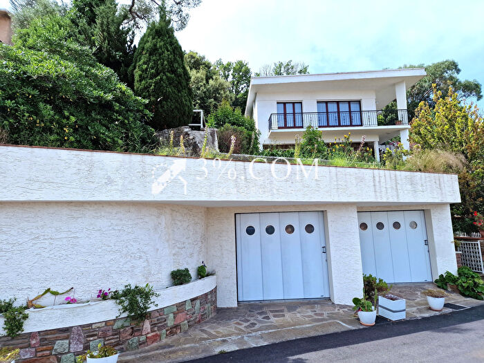 Maison à vendre - Saint-Raphaël, Plateau Notre-Dame - 8 pièces - 5 chambres