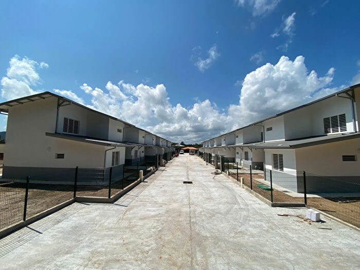 Maison à louer - Remire-Montjoly - 4 pièces - 3 chambres