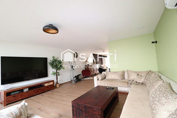 Maison 5 pièces à La Chapelle-d'Armentières, à vendre