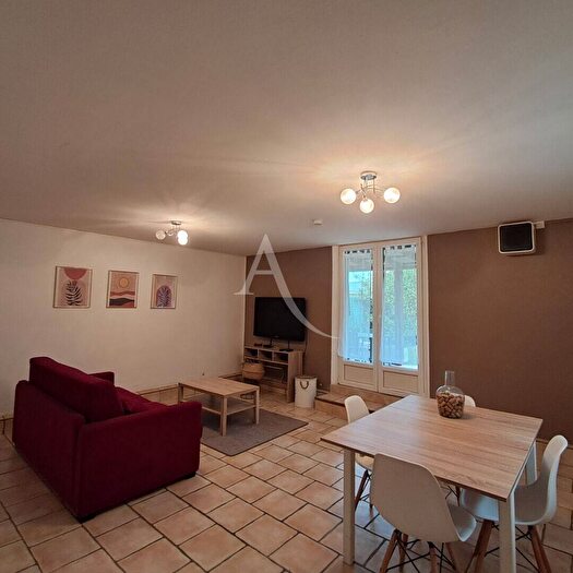 Maison à louer - Bourg, Châlette-sur-Loing - 2 pièces - 1 chambre