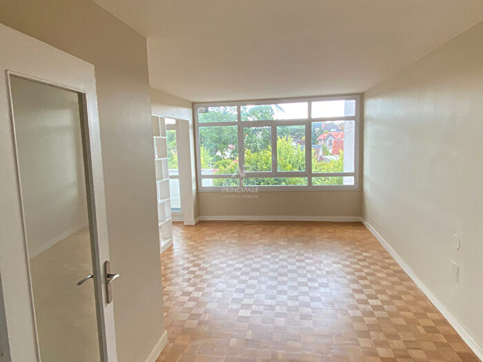 Maisons-Laffitte, Centre-ville : Appartement 4 pièces à louer