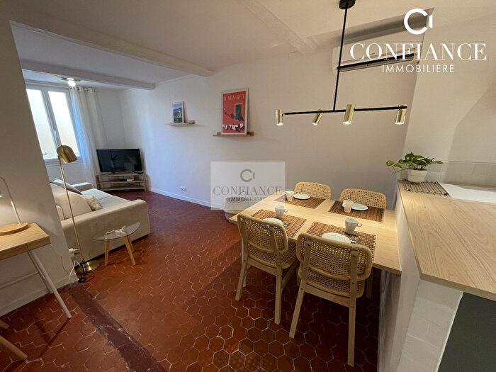 Appartement à louer - Nice, Vieux Nice - 2 pièces - 1 chambre