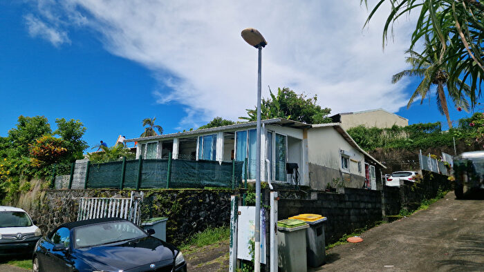 Maison à vendre - Saint-Benoît - 6 pièces - 5 chambres