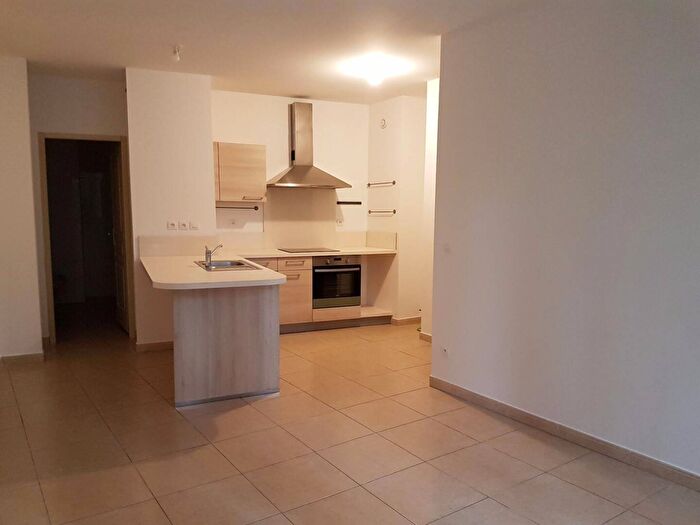 Appartement à louer - Grans - 2 pièces - 1 chambre