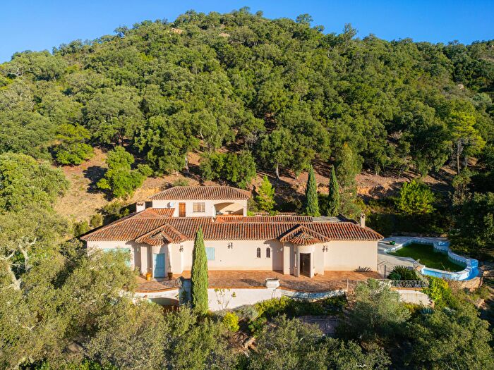 Maison 6 pièces à La Môle, à vendre