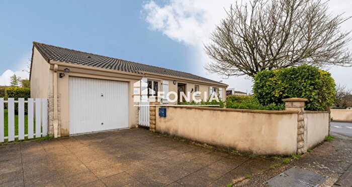 Maison à vendre - Semussac - 4 pièces - 3 chambres