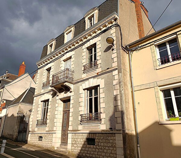 Vierzon, Centre-ville : Maison 7 pièces à vendre