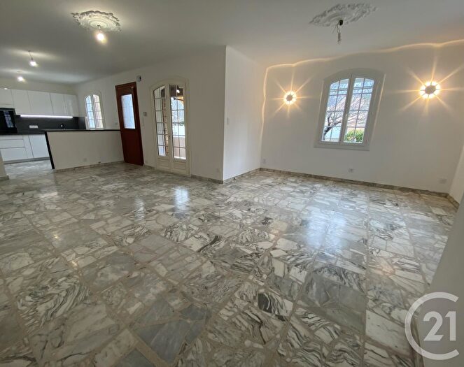 Maison 4 pièces à Les Angles, à louer
