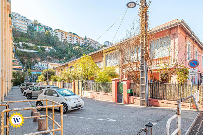 Maison à vendre - Nice, Madeleine - 5 pièces - 3 chambres