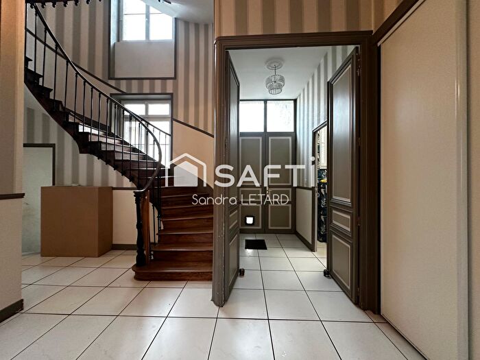 Maison 9 pièces à vendre - Angoulême, Saint-Gelais