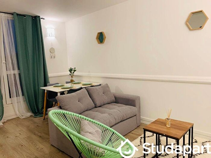 Appartement à louer - Canal, Évry-Courcouronnes - 1 pièce - 1 chambre