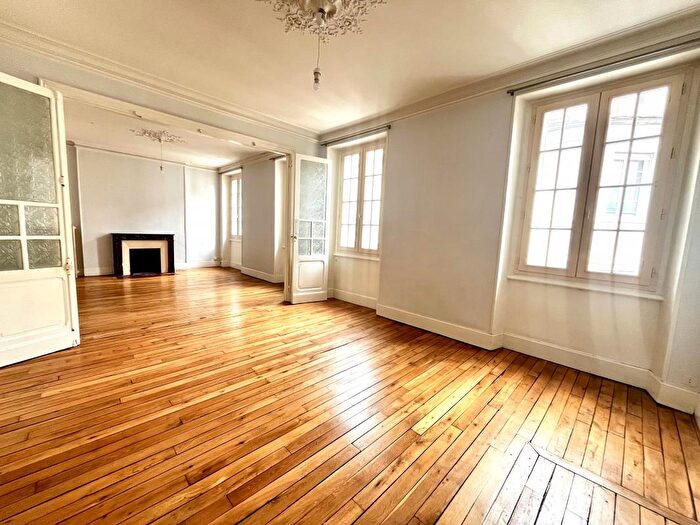 Appartement à louer - Rodez, Centre historique, Vieux-Rodez - 5 pièces - 3 chambres