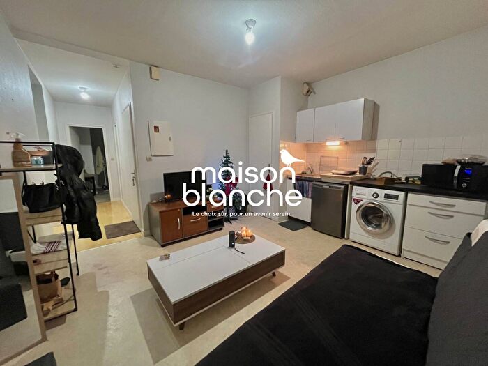 Appartement à louer - La Mairie, Parthenay - 2 pièces - 1 chambre