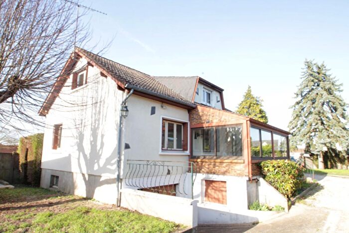 Maison à vendre - Ormes - 5 pièces - 4 chambres