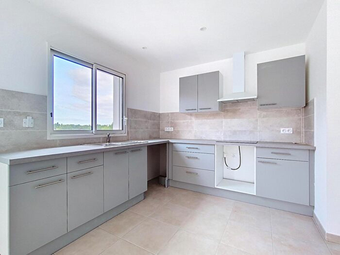 Maison à louer - Saint-Féliu-dAvall - 3 pièces - 2 chambres