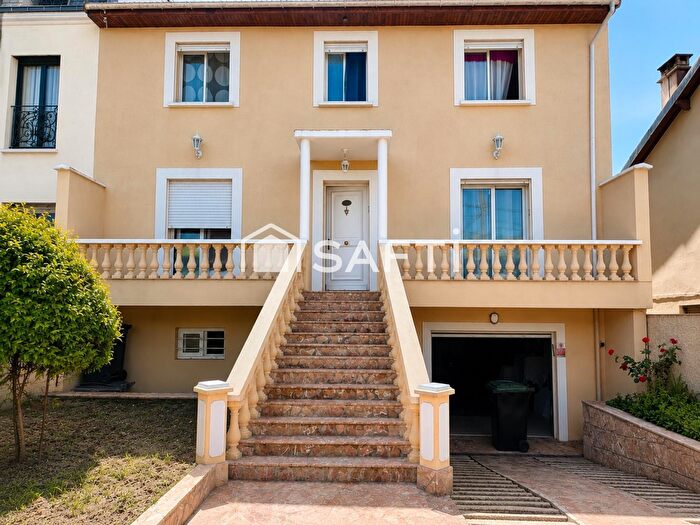 Maison 10 pièces à vendre - Gagny, Plateau, Franceville
